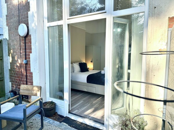 Spacious Bournemouth Apartment - Town Centre And Beach - Parking - Sleeps 6 - Bournemouth