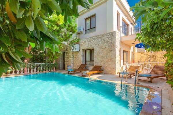 Kalkan Center Sea View 3+1 Villa - Begonia - Kalkan