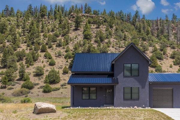 New Listing! Newly Constructed Home - Rio Grande River Views -Easy Ski Access - South Fork, CO