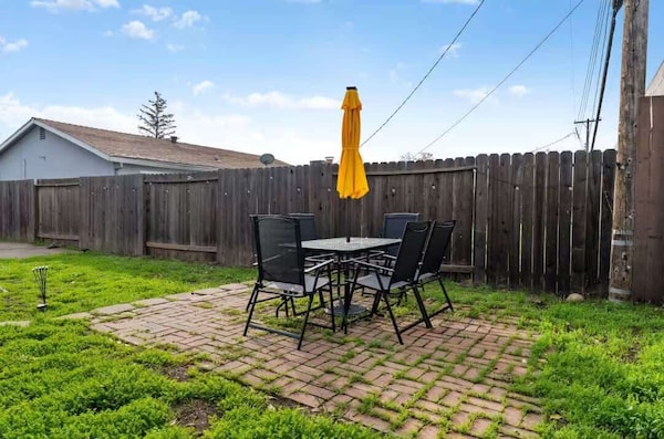 3br,2ba Gem In Rancho Near Shop Centers & Eateries - Rancho Cordova, CA