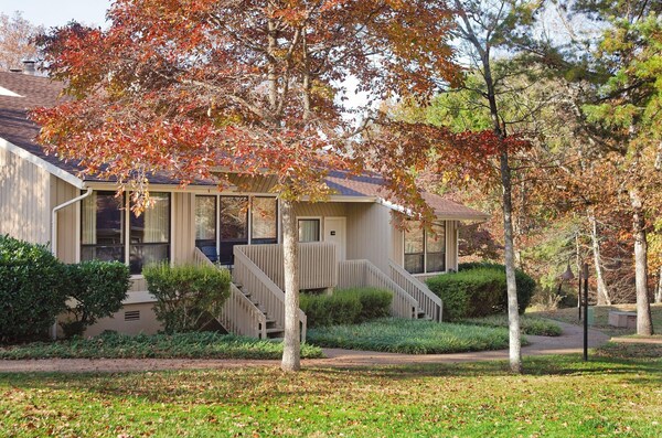 Fairfield Glade, Tn: 1 Br Standard W/whirlpool Tub, Lakes, Golf, Beaches & More! - Crossville, TN
