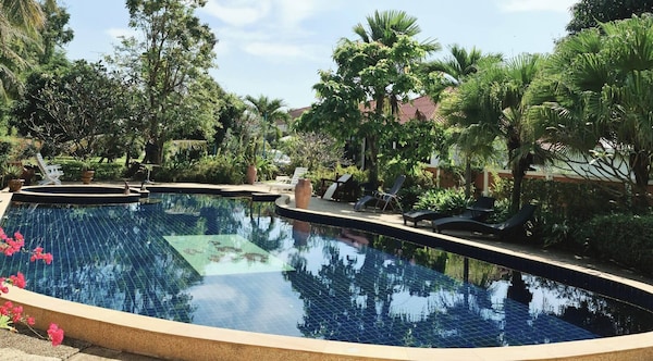 Schönes Bungalow Mit Gemeinschaftichem Außenpool Und 2km Vom Sandstrand Enfernt - Khao Yai