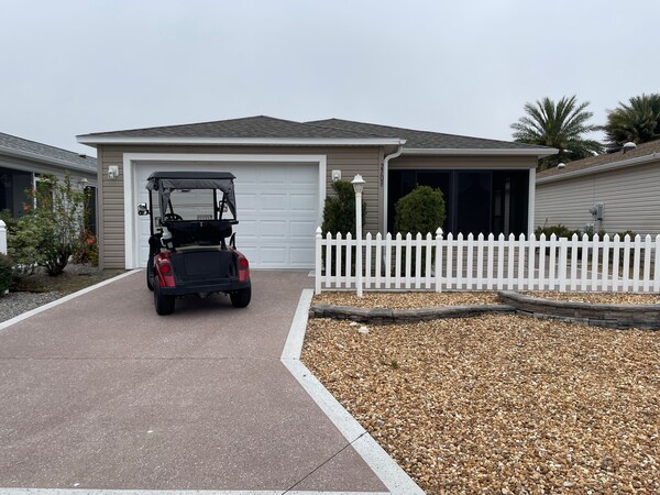 Stylish Home In Duval W/granite, Tile Floors, Glass Lanai & Gas Golf Cart! - The Villages, FL