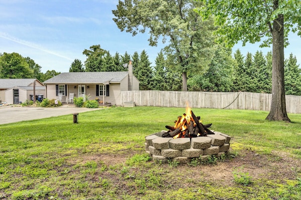 Charming Pet Friendly 2bedroom Cottage With Pool And Goats In Serene Troutville. - Blue Ridge, VA