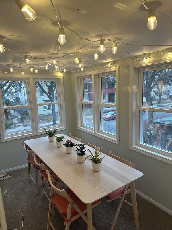 Charming 2-bedroom Apartment In Fabulous Minneapolis With Ac, Wifi - Minneapolis, MN