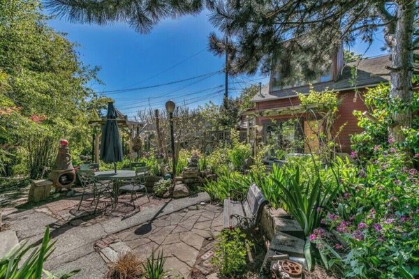 Unique Urban Sanctuary - Federal Way, WA
