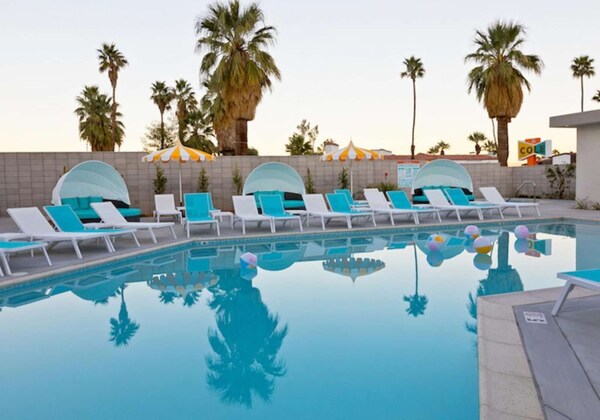 Laid-back Vibes Of Palm Springs | Pool.adults Only - California