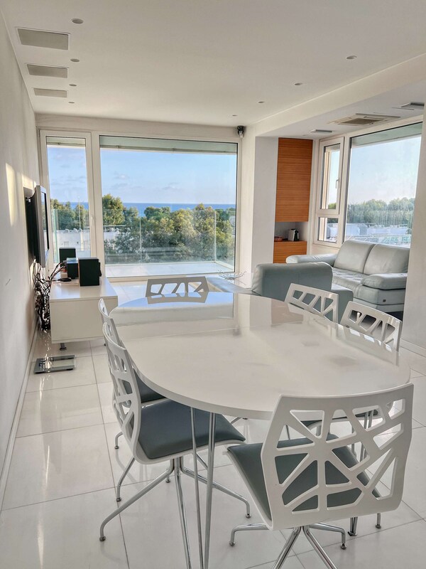 Modern Seafront Apartment - Limassol