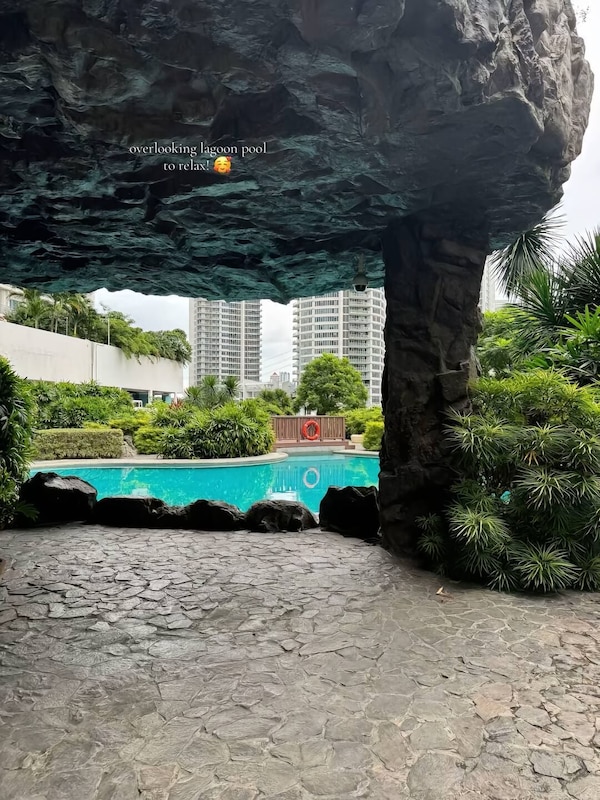 Infinite Space At Acqua Private Residences - Iguazu Tower In Front Of Makati Cbd - Makati