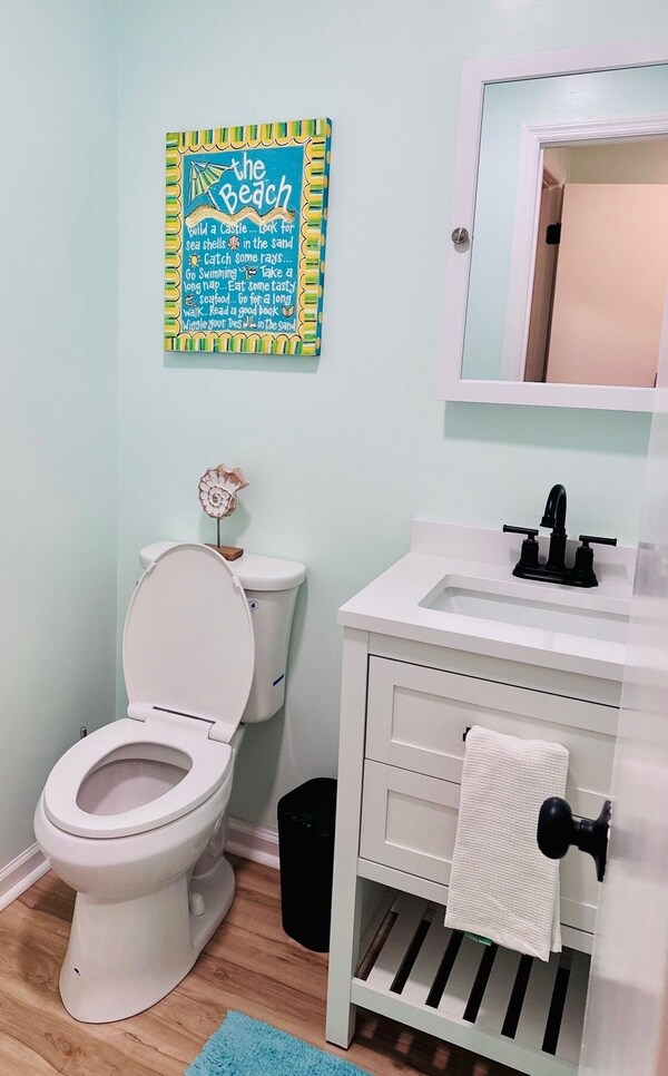 Murrells Inlet Bungalow A, 2br Minutes From The Beach - Murrells Inlet, SC