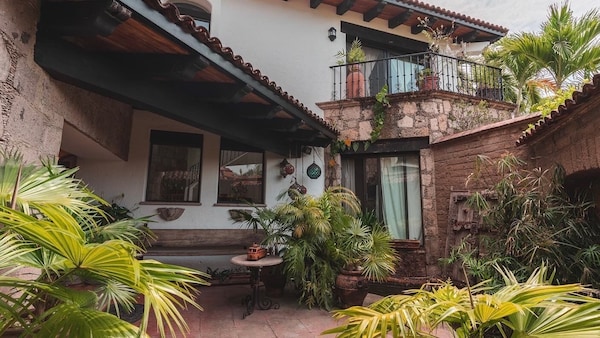 4-bedroom Mexican Hacienda In Welcoming Puerto Vallarta With Ac, Wifi, Swimpool - Puerto Vallarta