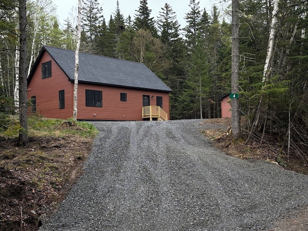 New Built! 2025 Cozy 3-bedroom Chalet With Water Access To Rangeley Lake - Maine