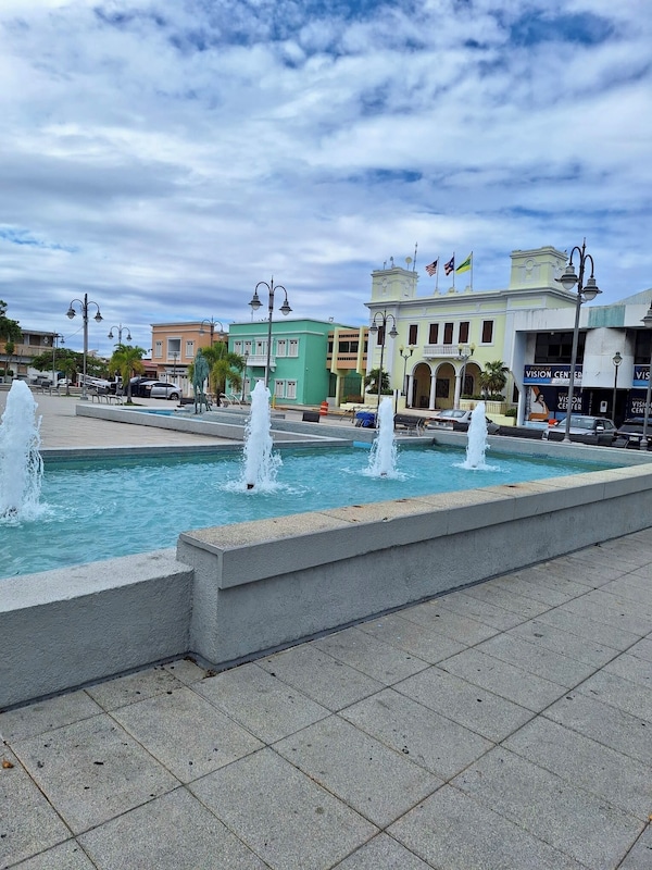Charming 3-bedroom Oceanview Home, Steps From Beaches & City Square In Isabela - Isabela