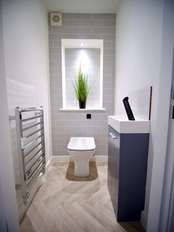 Radcliffe N8 - 3 Bedroom House - Bury