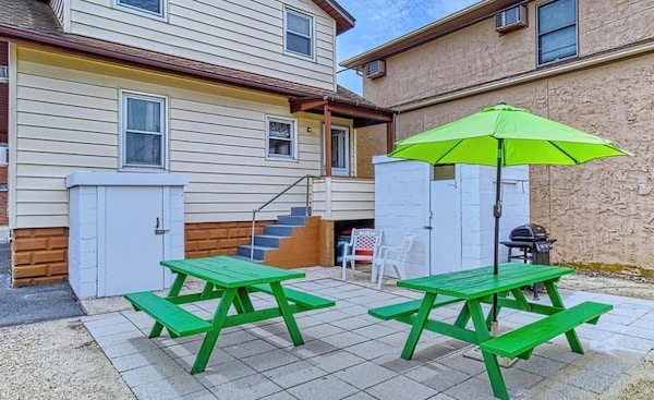 Charming Ocean Block 1-bedroom Apartment In Seaside Heights With Ac, Wifi - Seaside Heights, NJ