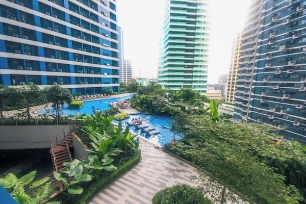 Urban Oasis Sleep In Style Air Condo Makatis Comfy Gym Swim Park Eat Dance 914 - Manille