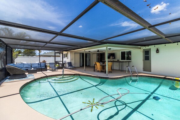 Charming 3-bedroom House With Heated Pool In Fabulous Cape Coral - Sanibel Island, FL