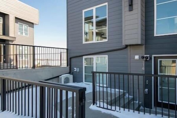 Stylish & Comfy Mountain Escape King Bed 1 Hour From Banff National Park - Calaway Park
