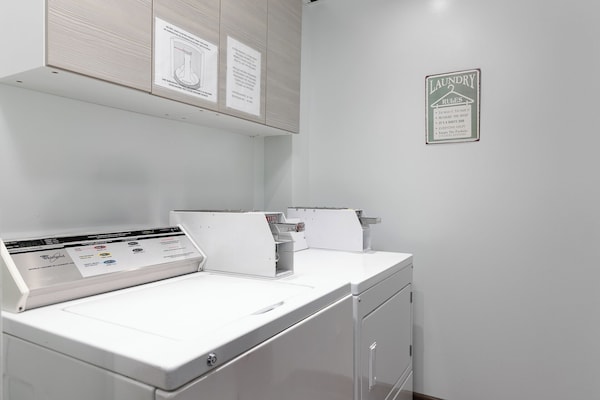 Loft Avec 2 Lits Au Coeur Du Centre-ville De Montreal - Montréal, QC