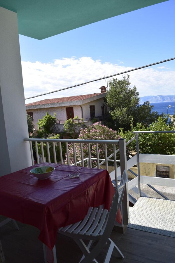Apartment 'Green House 2' With Sea View, Wi-fi And Air Conditioning - Cala Gonone