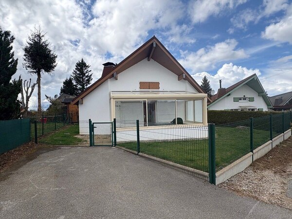 Chalet Typique De Métabief Pour Vos Vacances En Famille - Malbuisson