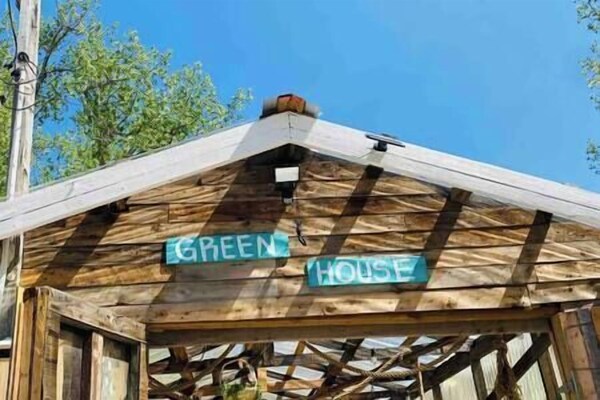 #Y5 Lumberjack Lounge Yurt-1 Queen Bed- Pets Friendly - Drumheller