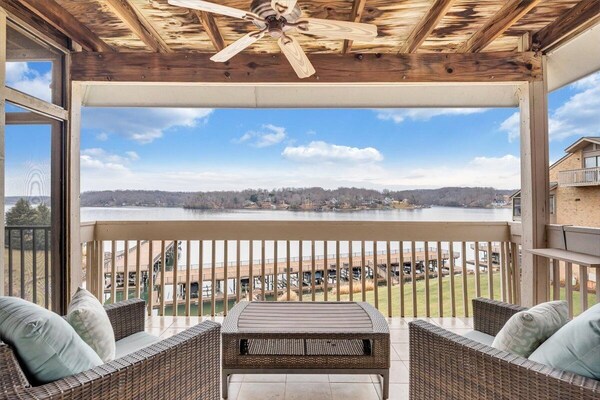 Lake Vibes - Private Lakefront Condo With Beautiful Lake Views! - Smith Mountain Lake