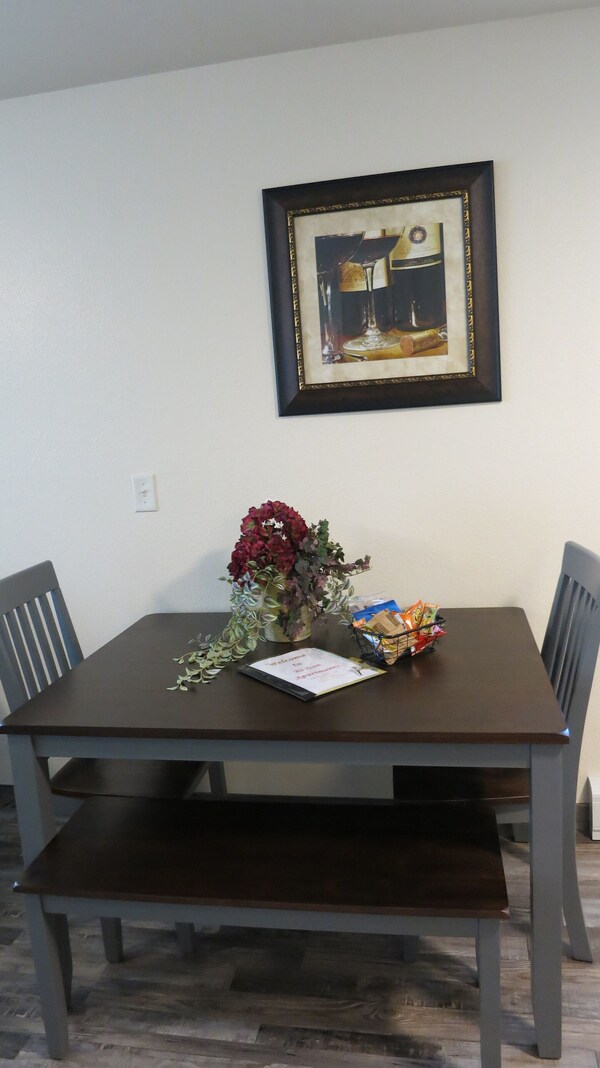 Elite 2-bedroom Apartment In Moose Creek With Wifi - Alaska