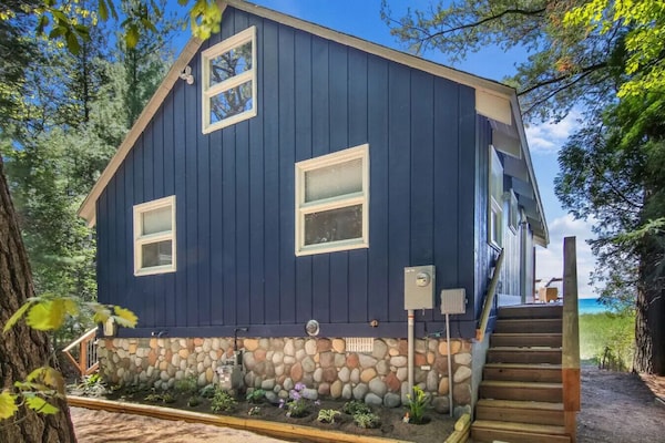Boona Vista | Lake Michigan Beach Front Cottage - Glen Arbor, MI