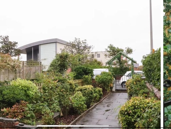 Kitty Cottage - 3 Bedroom - Warm And Welcoming - Sleeps 5 - Blackpool - Blackpool