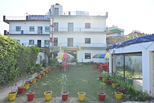 Hotel Ad Residency: Your Perfect Stay Near The Taj Mahal East Gate, Agra - Agra