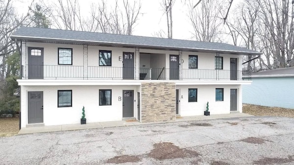 Riverstone Retreat C - Boonville, IN