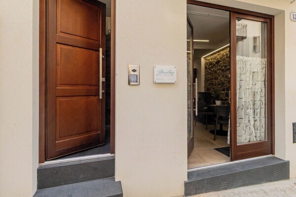 Casa Giuara -Radici Ground Floor Studio Apartment 5 Minutes Walk From The Historic Center - Castelbuono