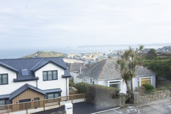 Seascape -  An Apartment That Sleeps 8 Guests  In 4 Bedrooms - St Ives