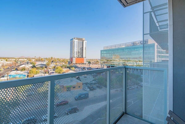 2br Apartment With Gym Pool Parking Can Sleeps 8 - Phoenix, AZ