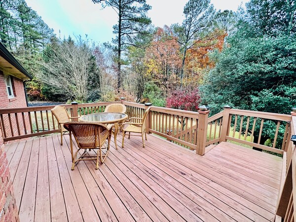 Sleep 10 Newly Listed Vacation Home In Acworth Near Many Restaurants & Groceries - Acworth, GA