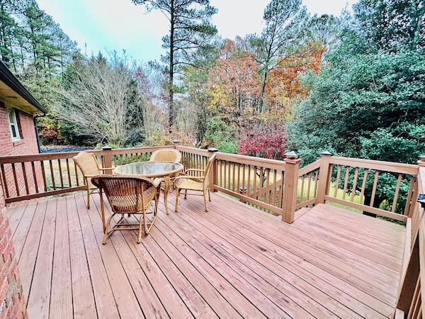 Sleep 10 Newly Listed Vacation Home In Acworth Near Many Restaurants & Groceries - Acworth, GA