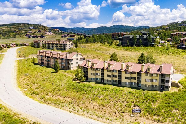 Wonderful 2 Bedroom, Pet Friendly, Ski-in/ski-out - Tabernash, Colorado, CO