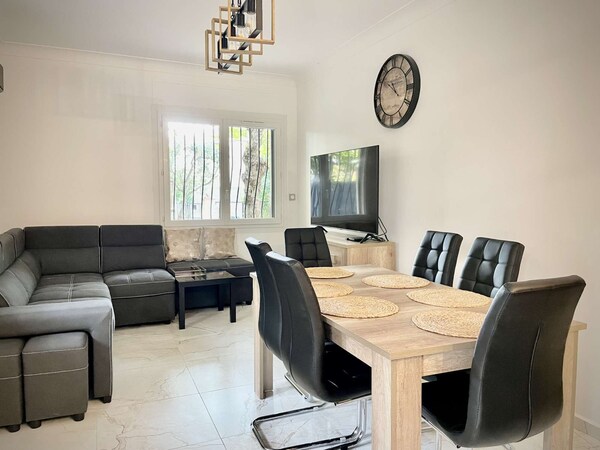 Accommodation For 6 Adults Or 5 Adults + 2 Children - Marseille