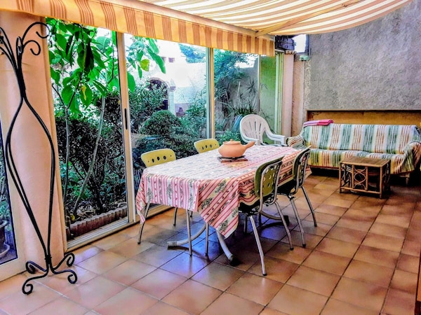 Vac Mer Var. Rent T2. 80m2 In Wing Of Villa 4/5 Pers In La Londe Les Maures. - Hyères