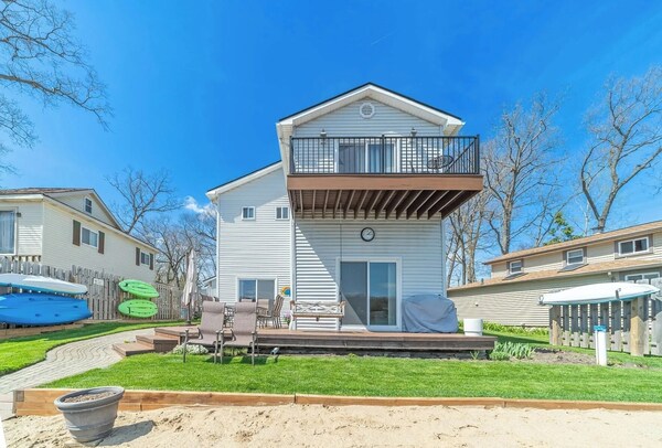 Charming 3-bed 2 Bath,lakehouse Off Grasslake In White Lake. Corporate Rental! - Cooley Lake, MI