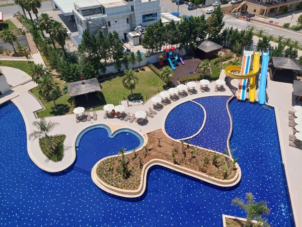 Sirius Town Residence & Spa Beautiful Pools, Full Gym, 2 Mins To Beach - Lara Beach