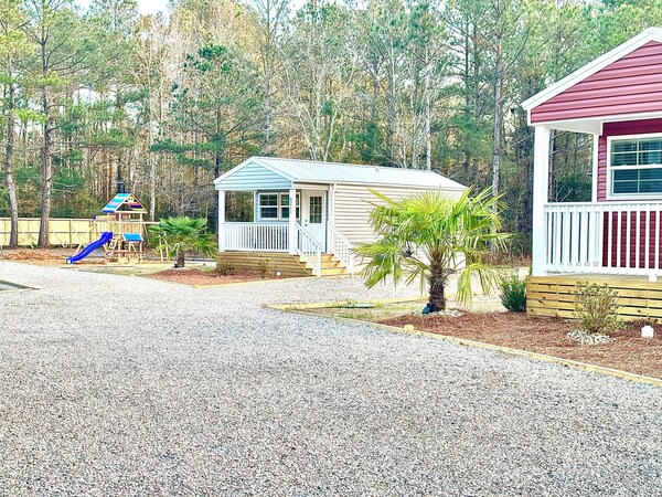 A Beautiful Tiny House In A Beautiful Little Paradise For You To Enjoy Nature - Sunset Beach, NC
