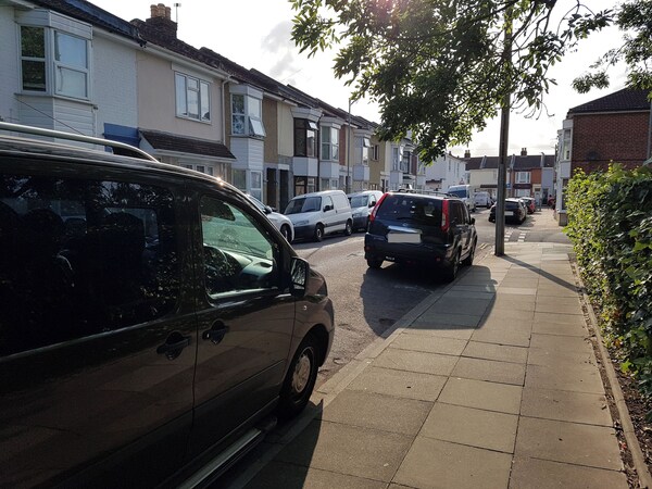 Portsmouth Three-bedroom House Near Centre With Free Parking And Fast Free Wifi - Portsmouth