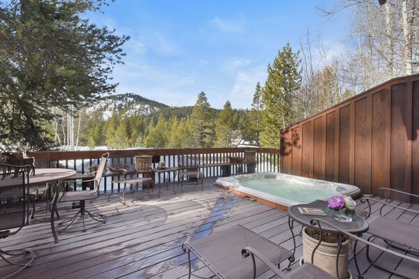 Wulf's Lodge At Olympic Valley | Unwind In Hot Tub! - Tahoe City, CA