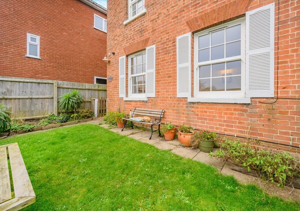 Coastguard Escape - Three Bedroom House, Sleeps 6 - Sea Palling