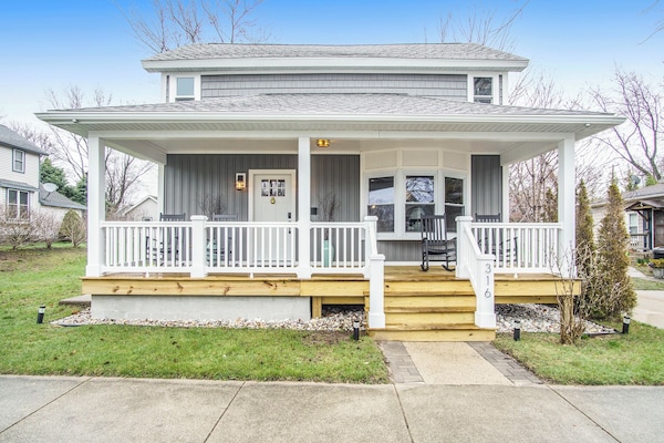 Fabulous, 4 Bedroom, 3 Bathroom Home In Downtown Ludington - Ludington, MI