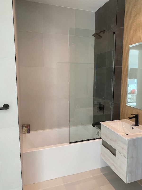 Shared Coastal Designed 2-bedroom Apartment With Ac, Wifi In Vibrant Brooklyn - Nueva York, NY
