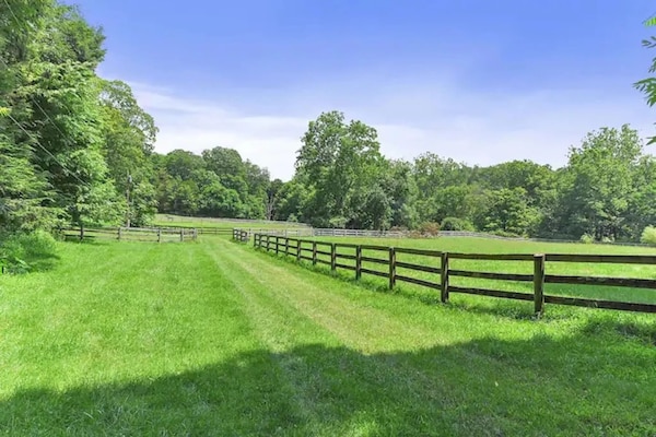 Pet-friendly Cottage At Historic Millbrook Farm Estate - Millbrook, NY