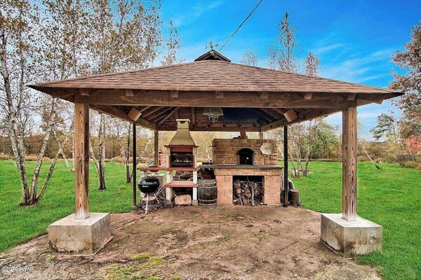 Lake Ariel: Families, Sauna, King Bed, Bbq Firepit, Pool, Outdoor Kitchen - Pennsylvania